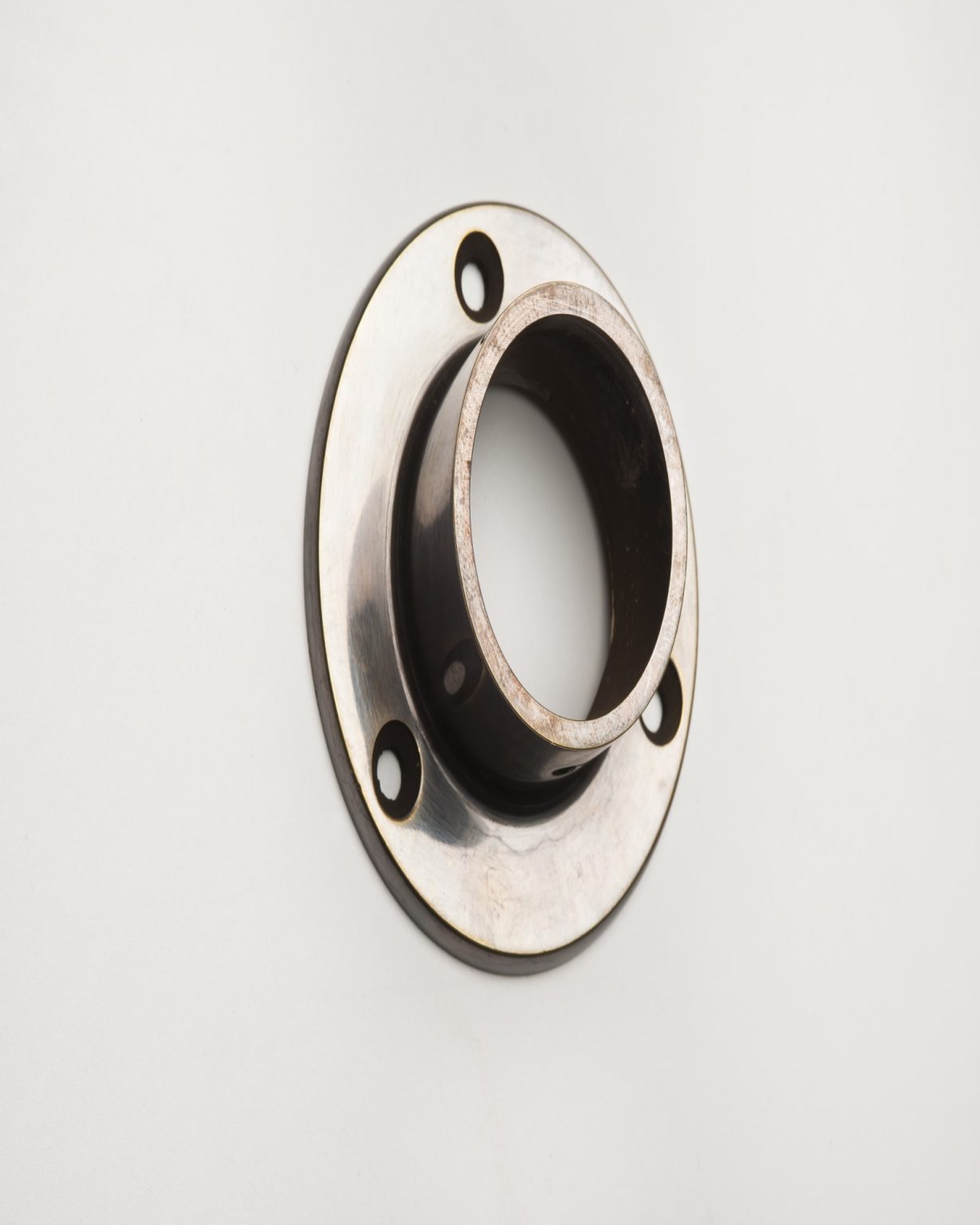 Wall Flange 25mm – Elegant Ends